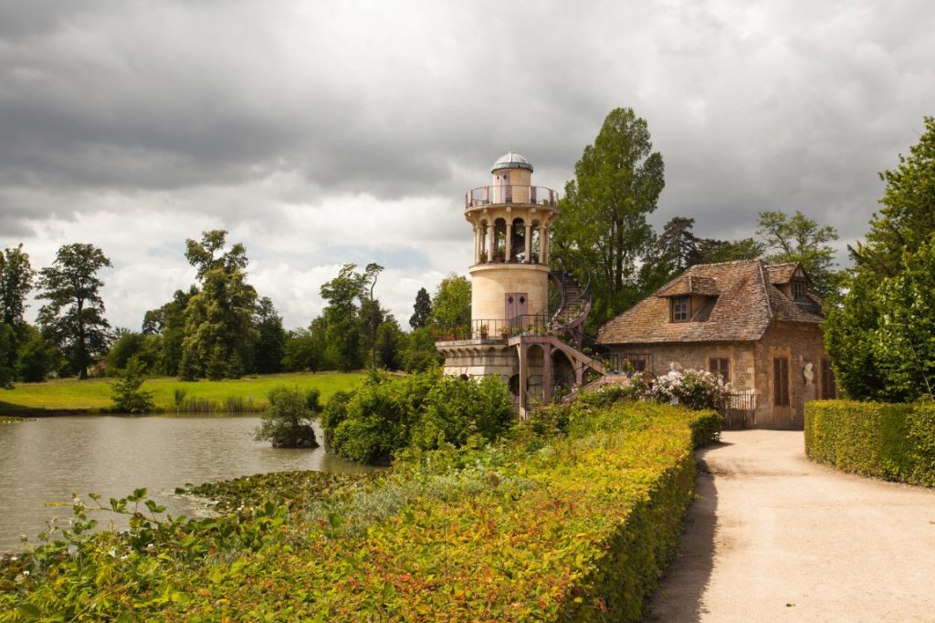 GRADINILE PALATULUI VERSAILLES - IDEAL DECOR